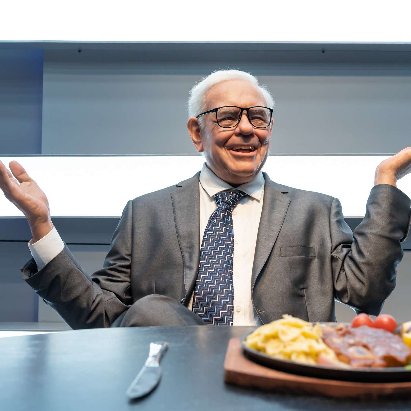 The Real Reason Warren Buffett Eats So Much Fast Food
